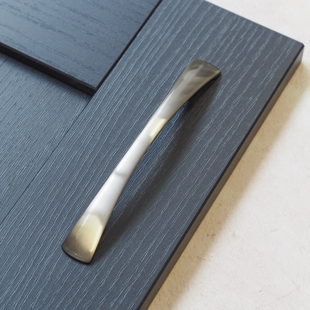 Brushed Nickel Kitchen Cabinet Pinched Bow Handle 128mm Door Drawer ...