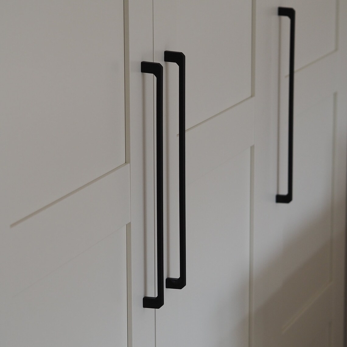 Matt Black Kitchen Cabinet Handle 192mm Slim Squared Angular Cupboard ...