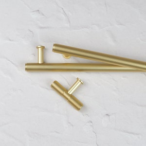 Satin Brass Gold Fluted Cupboard Bar Handles & Matching Knob Knurled ...