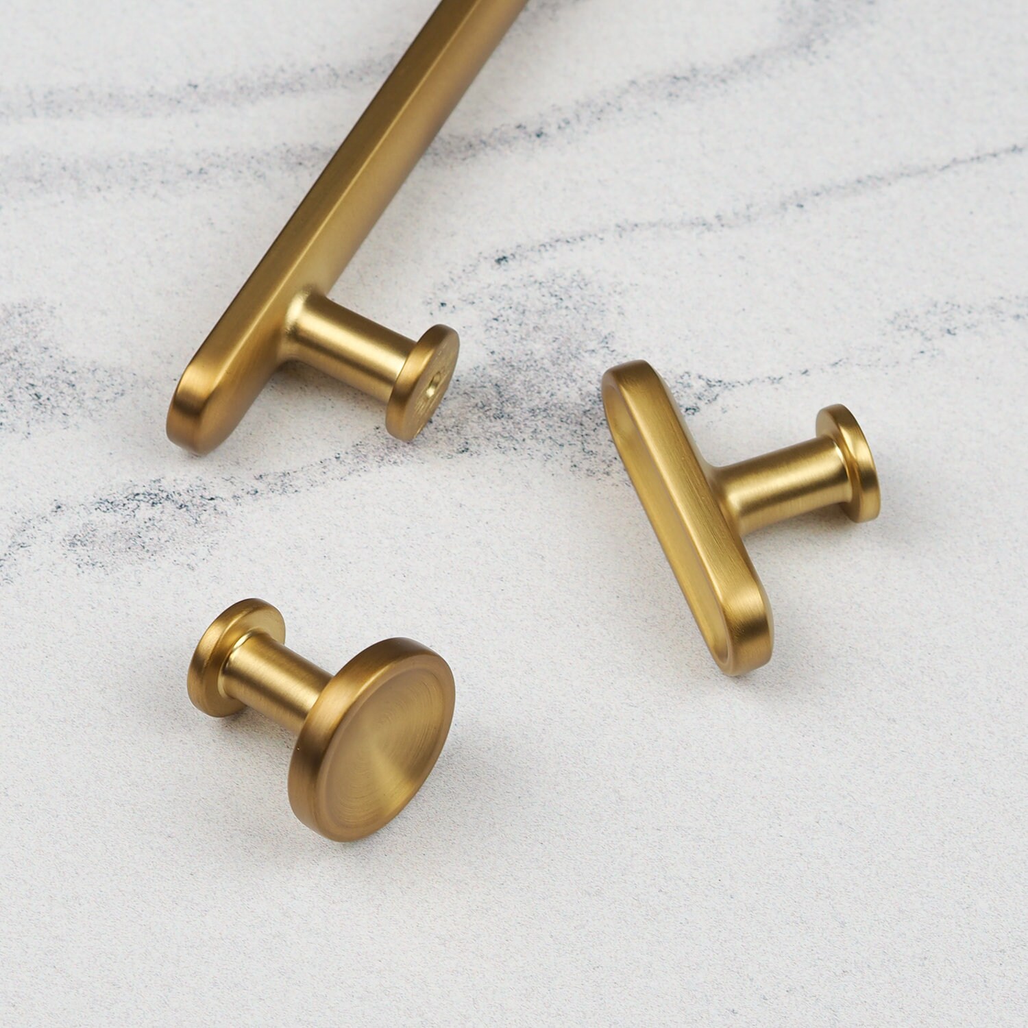 Brushed Brass Modern Grooved Cabinet Handle 128mm & Matching Knob Pulls ...