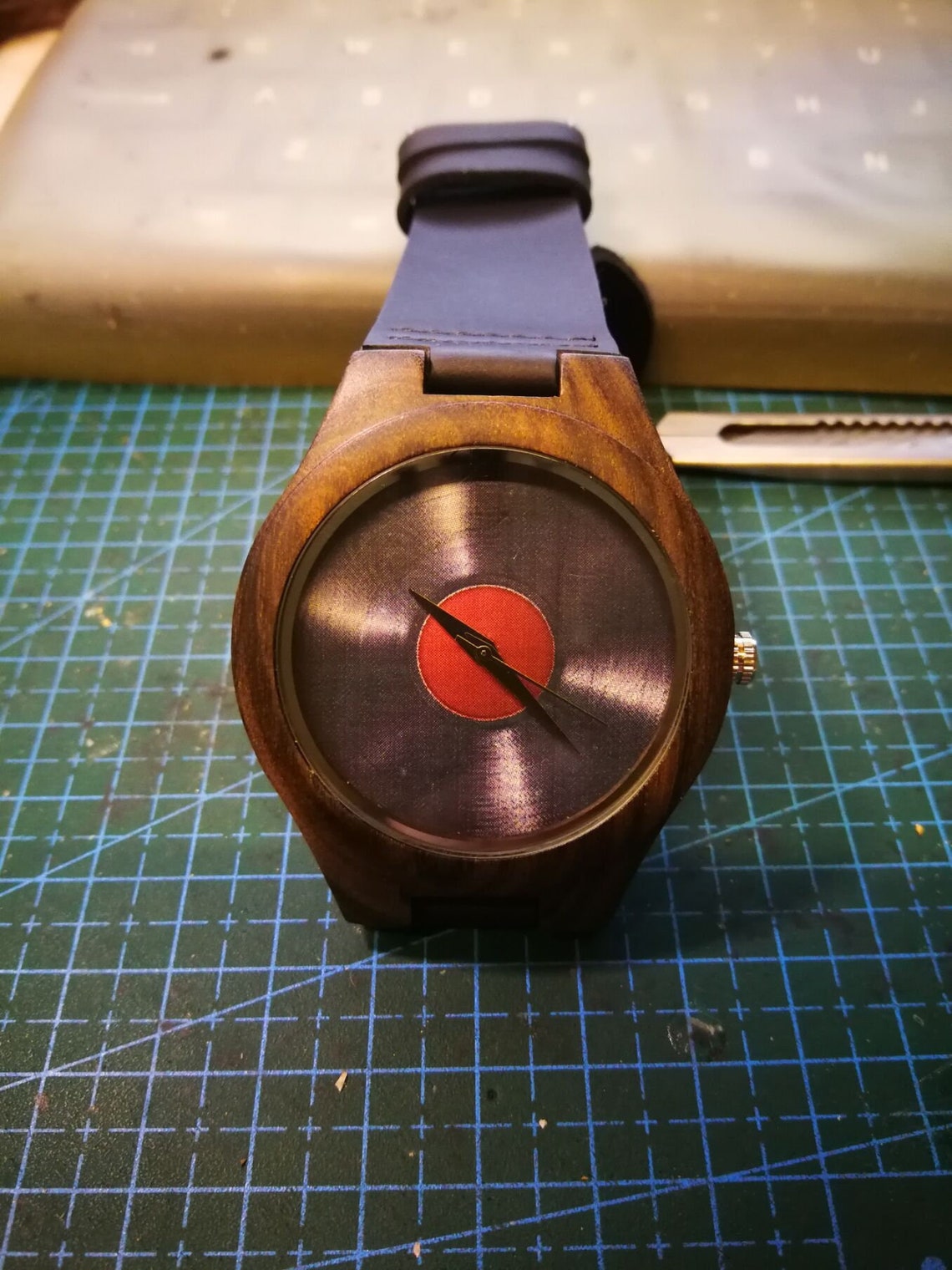 Old Record Nostalgic Time Watch, Wood Lover Watch, Unisex Watch, Walnut ...