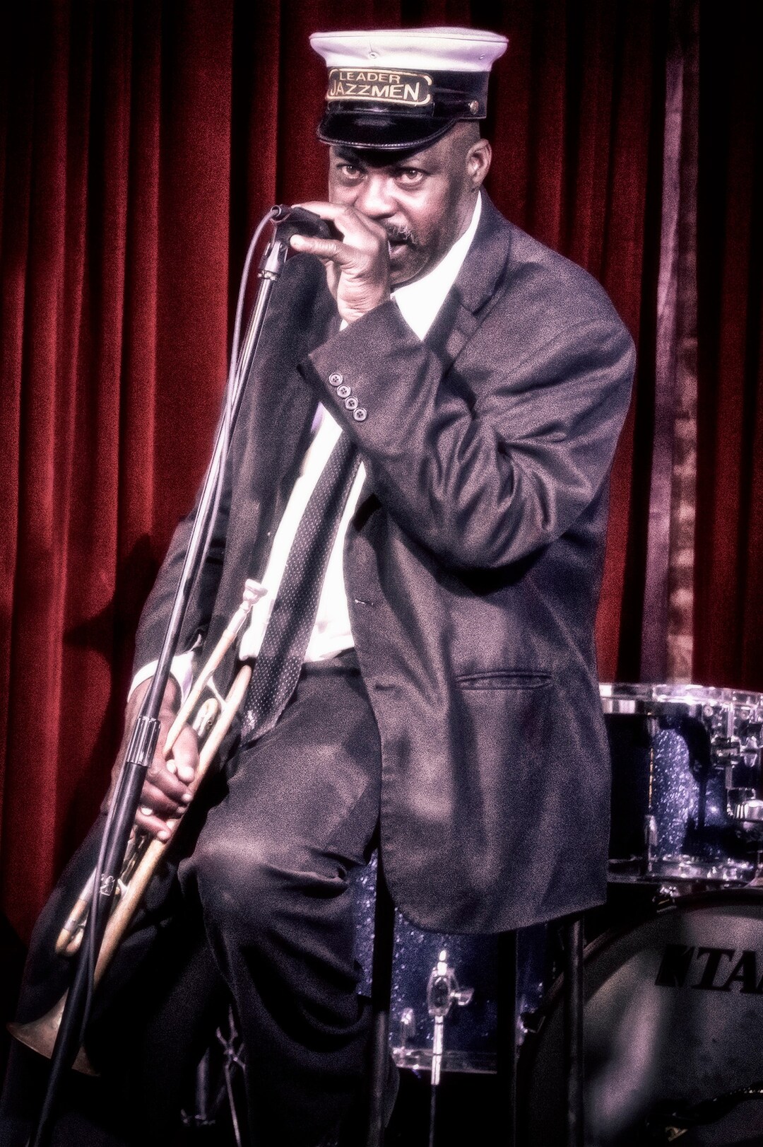 Jazzmen Playing Trumpet in New Orleans, Musician Playing Trumpet ...