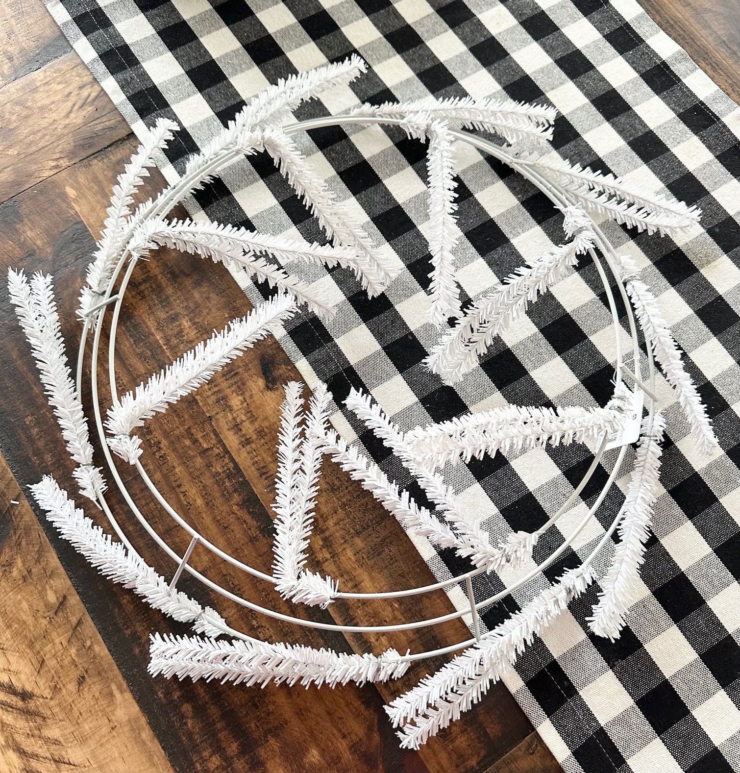 NEW!! 15" - 24" Wire Work Tinsel Wreath Form Red Blue White Wreath ...