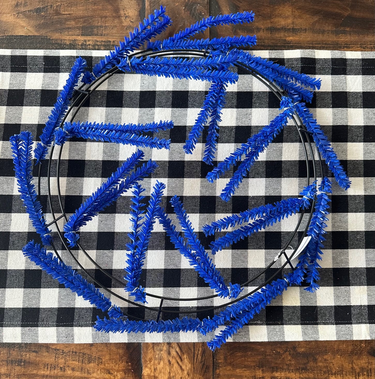 NEW!! 15" - 24" Wire Work Tinsel Wreath Form Red Blue White Wreath ...