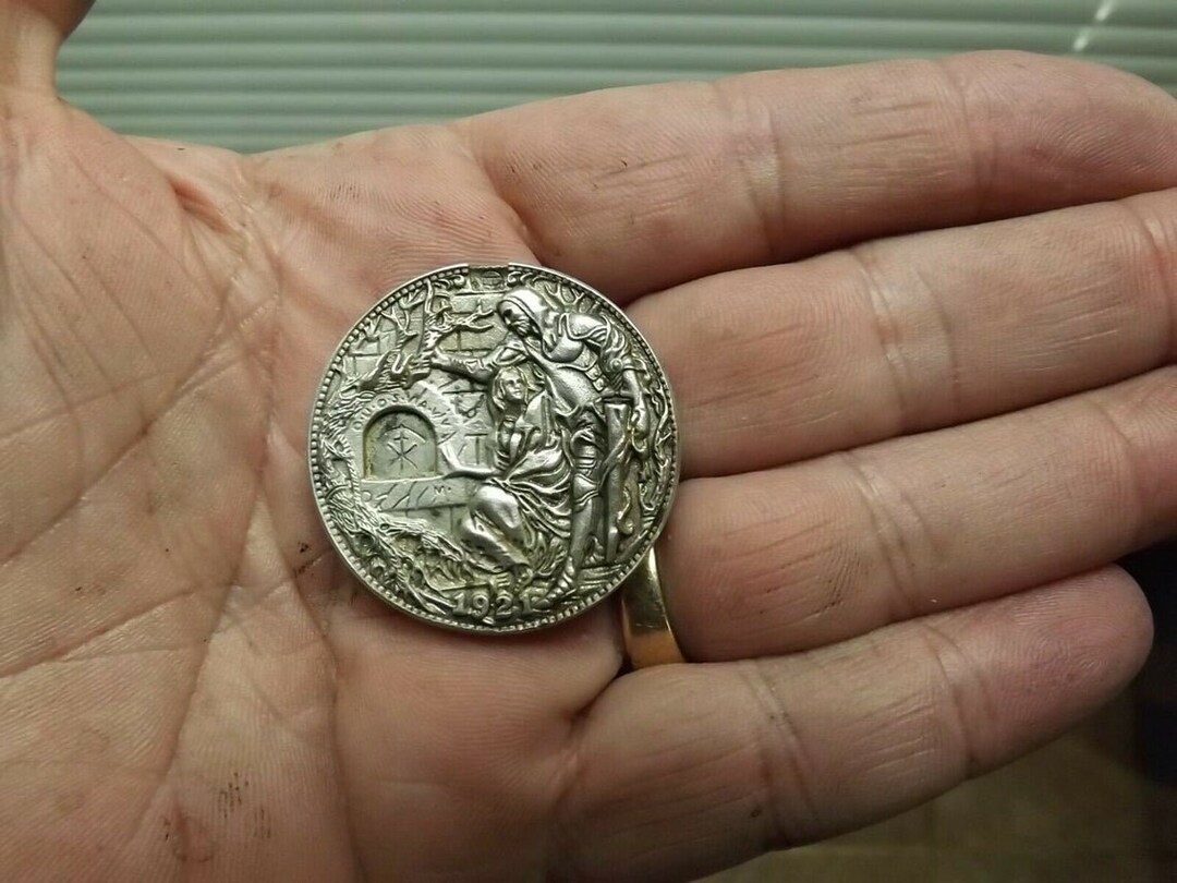 AMAZING Moveable Challenge Type Coin Removeable Sword "rare" Not Disney ...