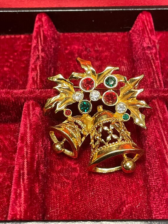 Vintage bell brooch - Gem