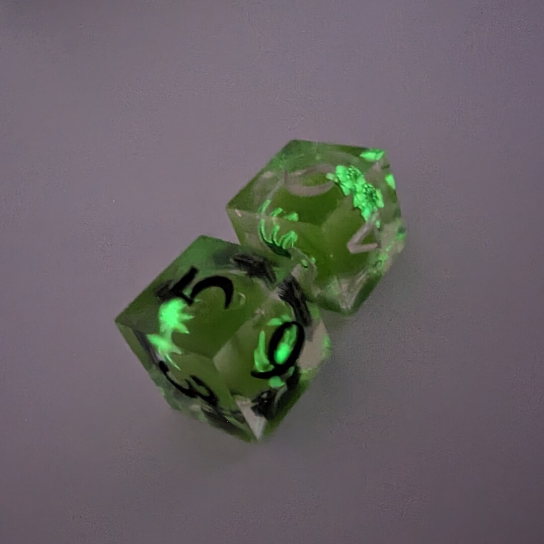 Glow in the Dark Spider Liquid Core Dice D6 Pair Sharp Edge Dice - Etsy