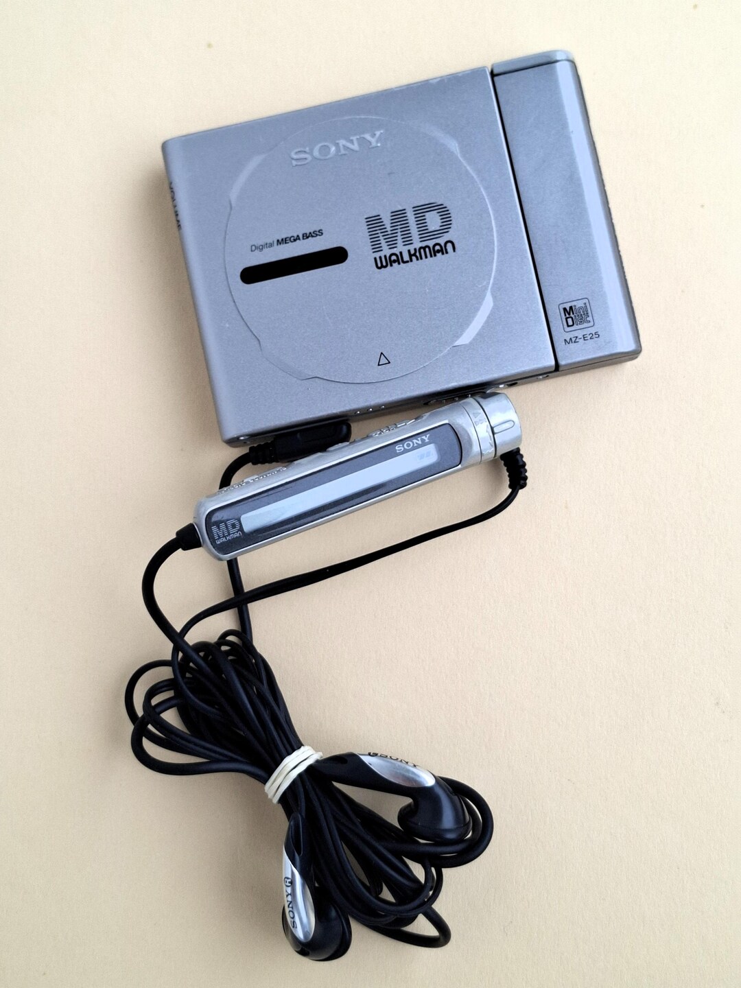 Legendary Sony Walkman MZ-E25 Portable Minidisc Player W/original RM ...