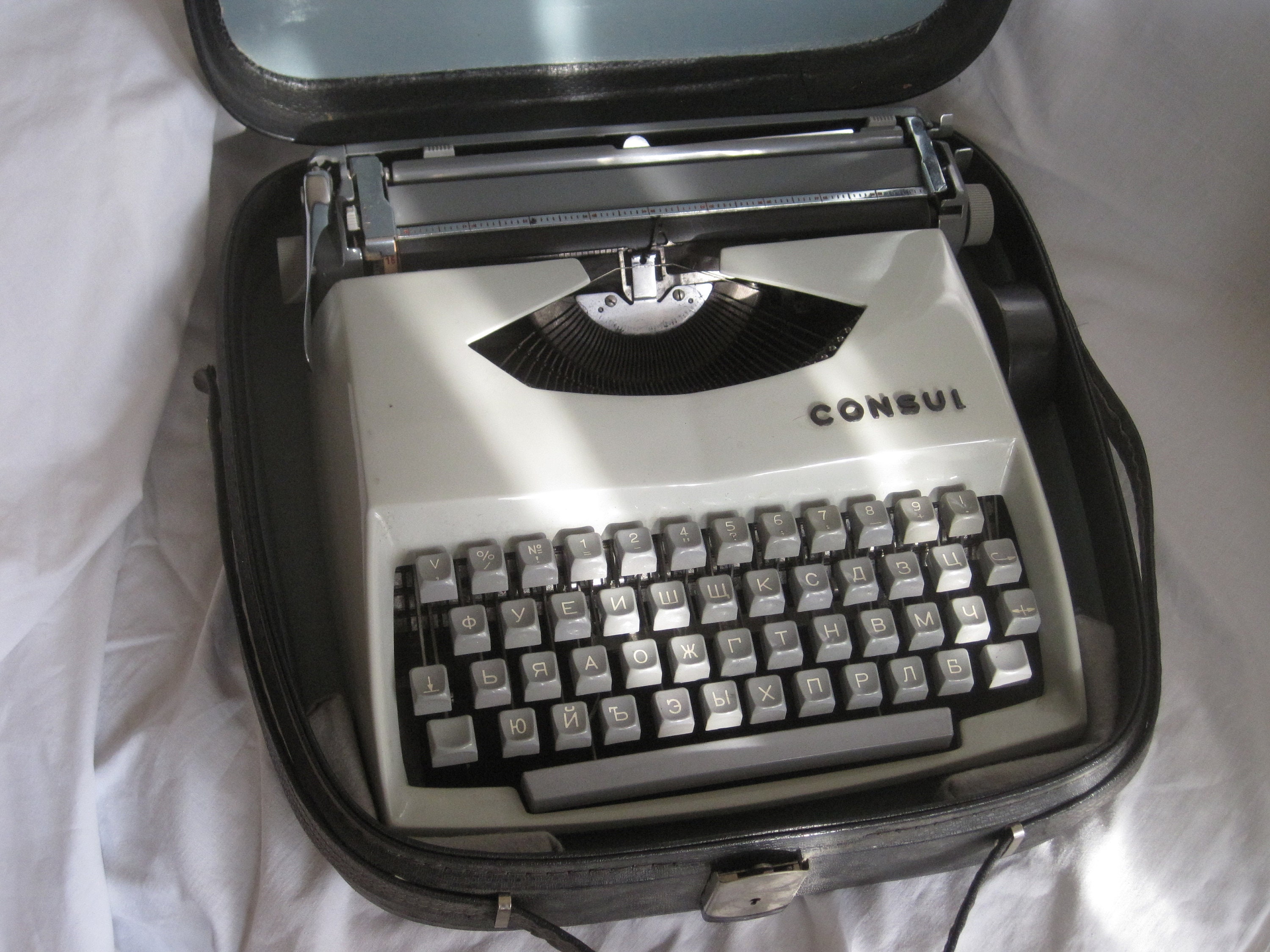 Consul Vintage Typewriters Portable Mechanical Cyrillic - Etsy