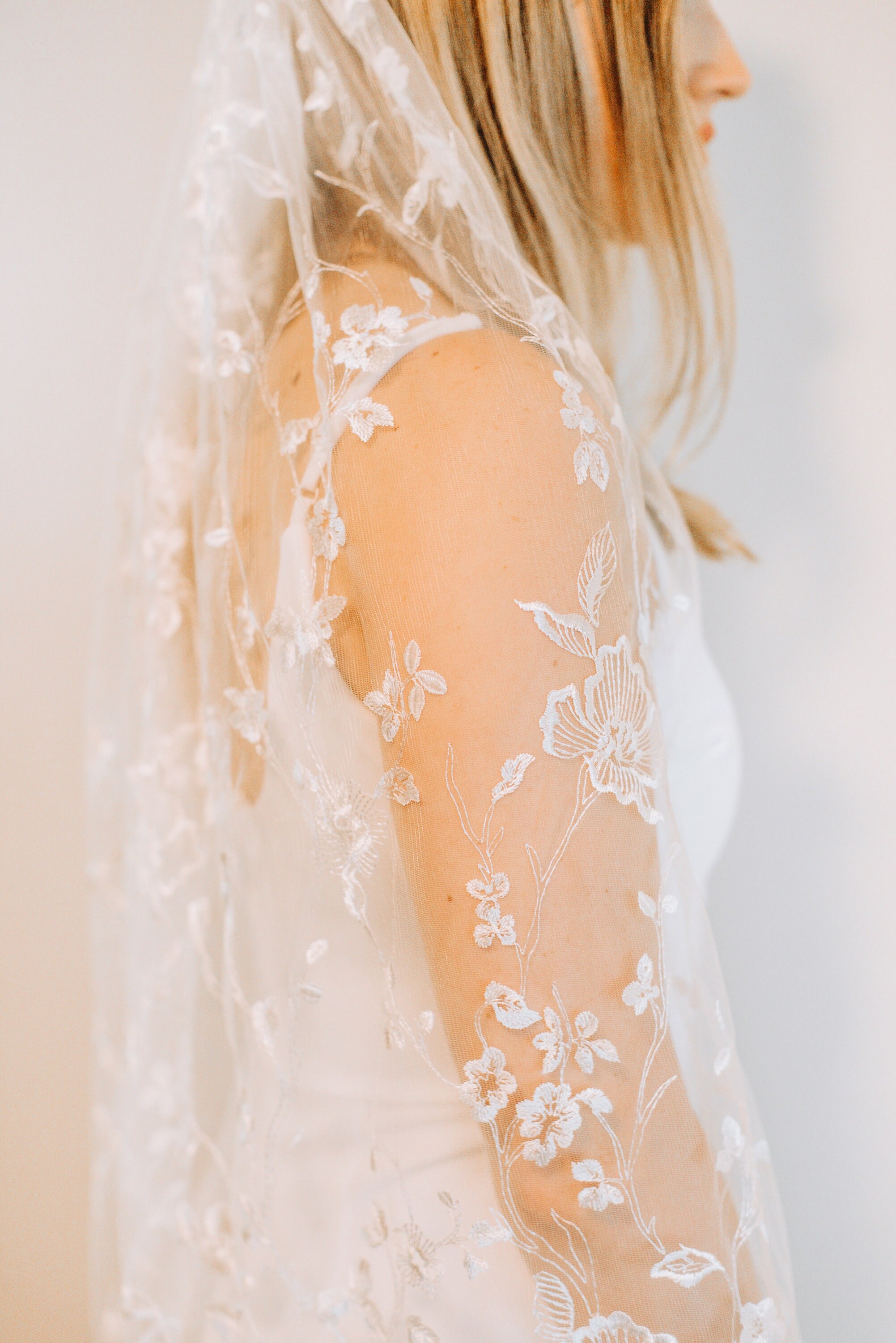 Naomi Embroidered Wedding Veil Floral Wedding Veil - Etsy