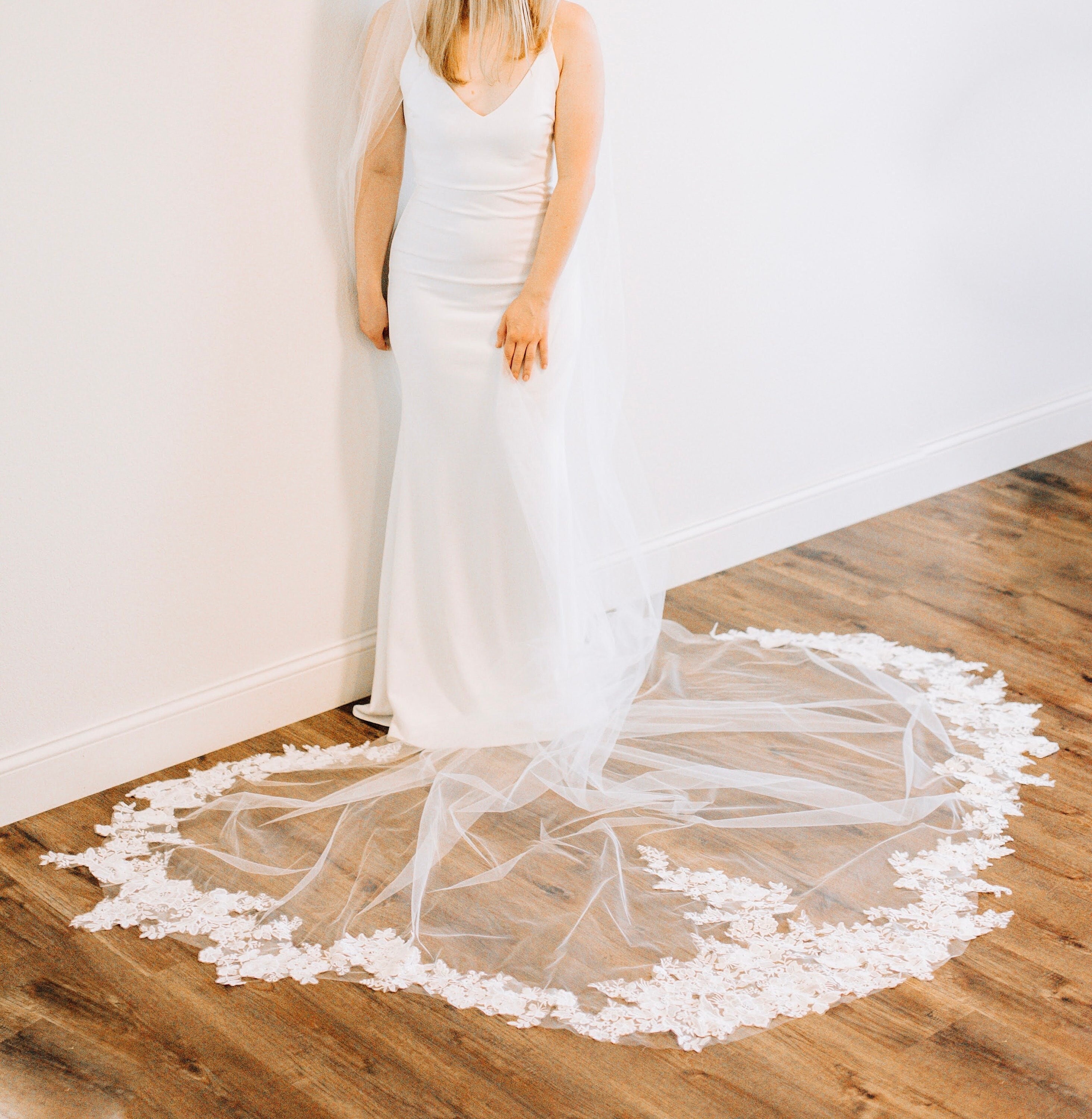 Petra Embroidered Wedding Veil Floral Wedding Veil - Etsy