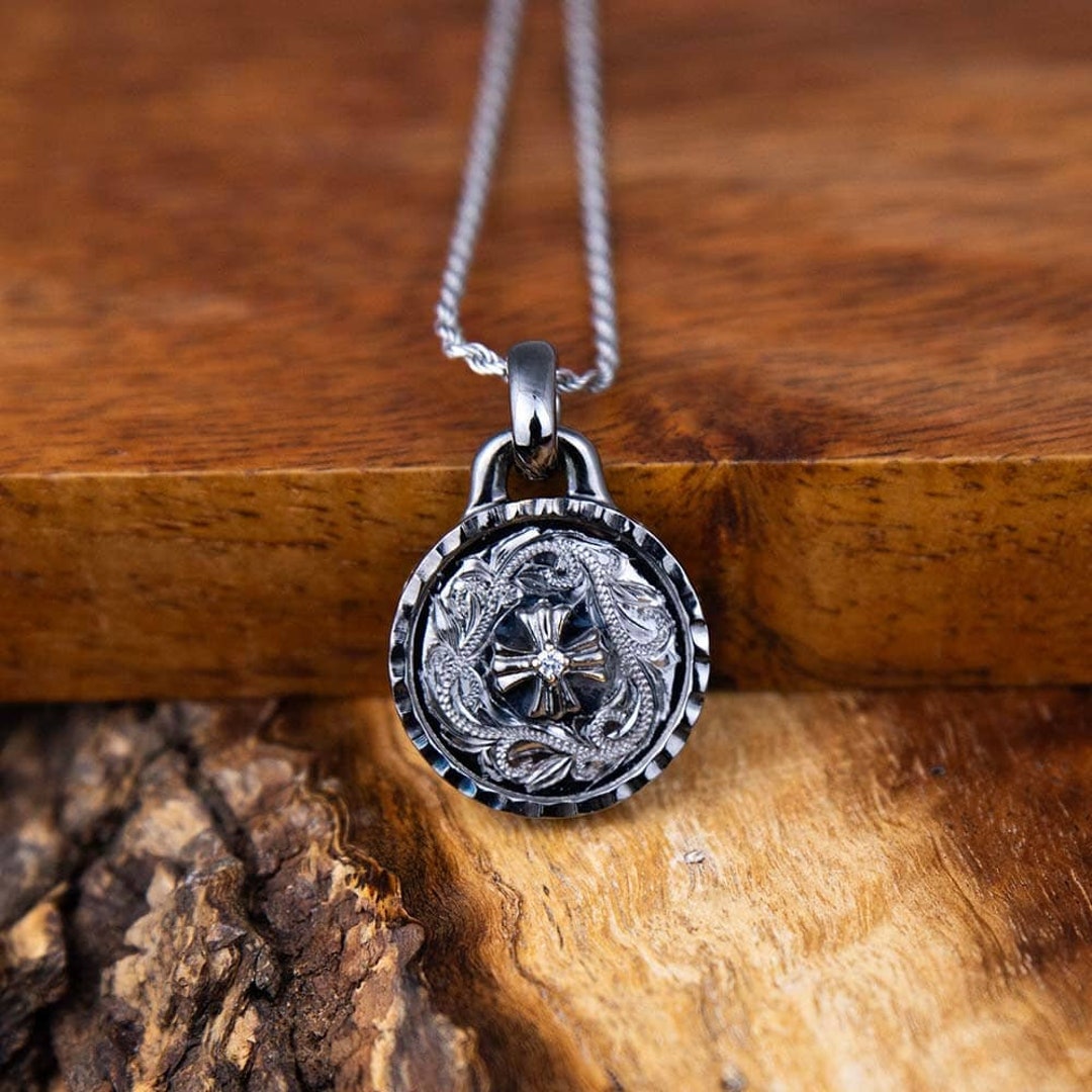 Black Victorian Medallion - Etsy