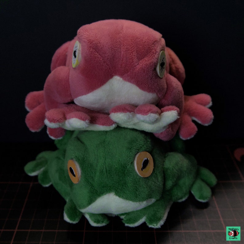 Realistic Frog Plushie - Etsy