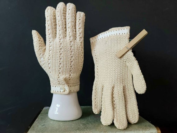 Vintage Italian Crochet Mesh Wrist Gloves with Leathe… - Gem