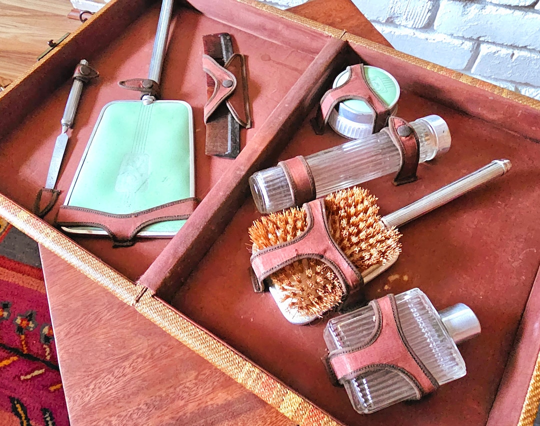 Antique Beauty Box Complete Set in Hard Case Green Art Deco Vinyl ...