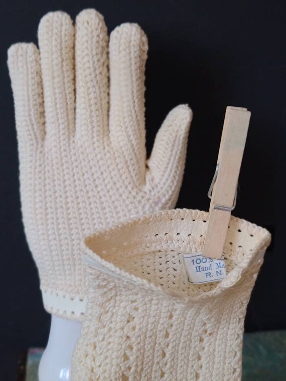 Vintage Italian Crochet Mesh Wrist Gloves with Leathe… - Gem