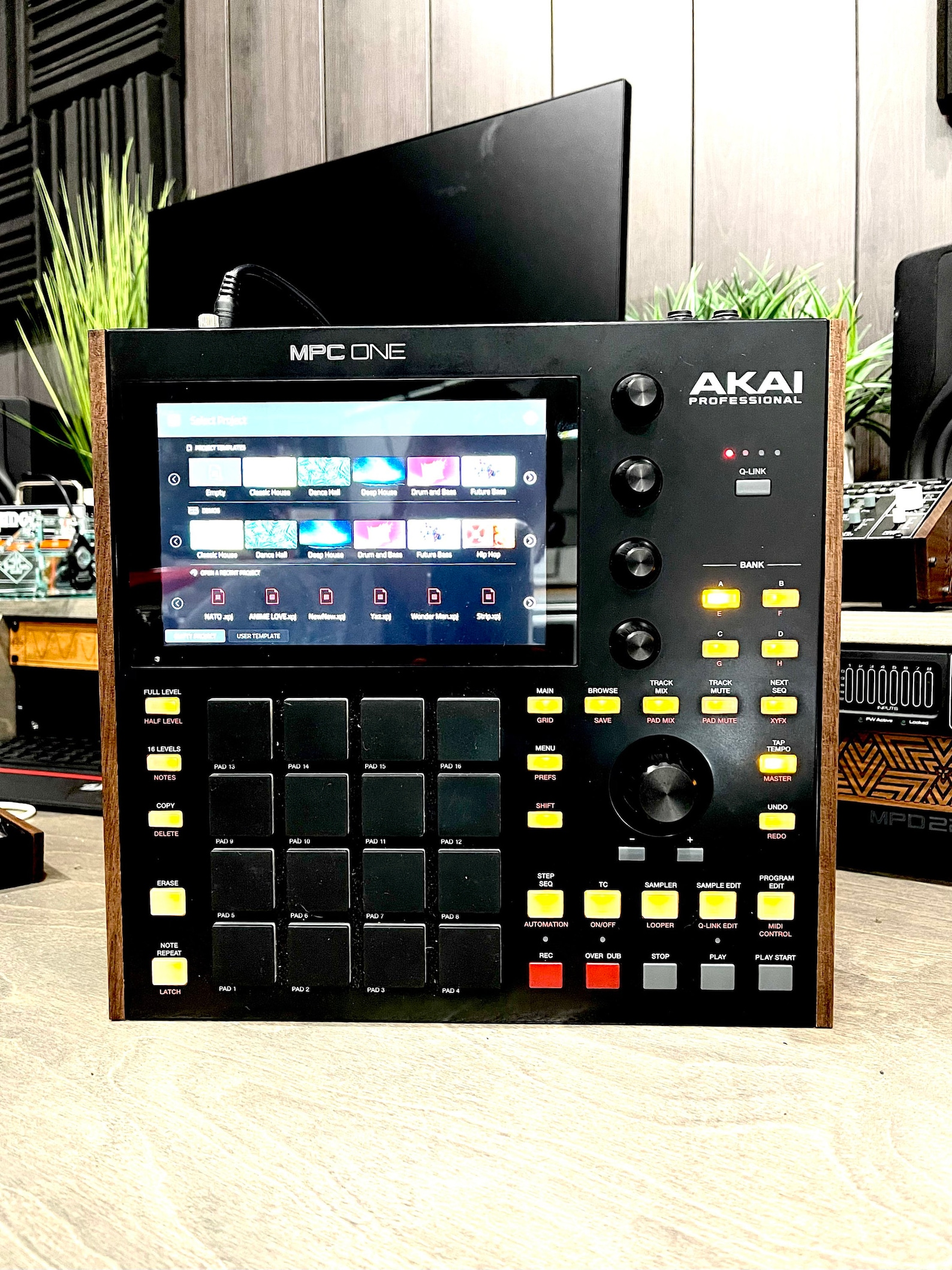 Akai MPC ONE Ventilated Wood Cheeks Walnut - Etsy