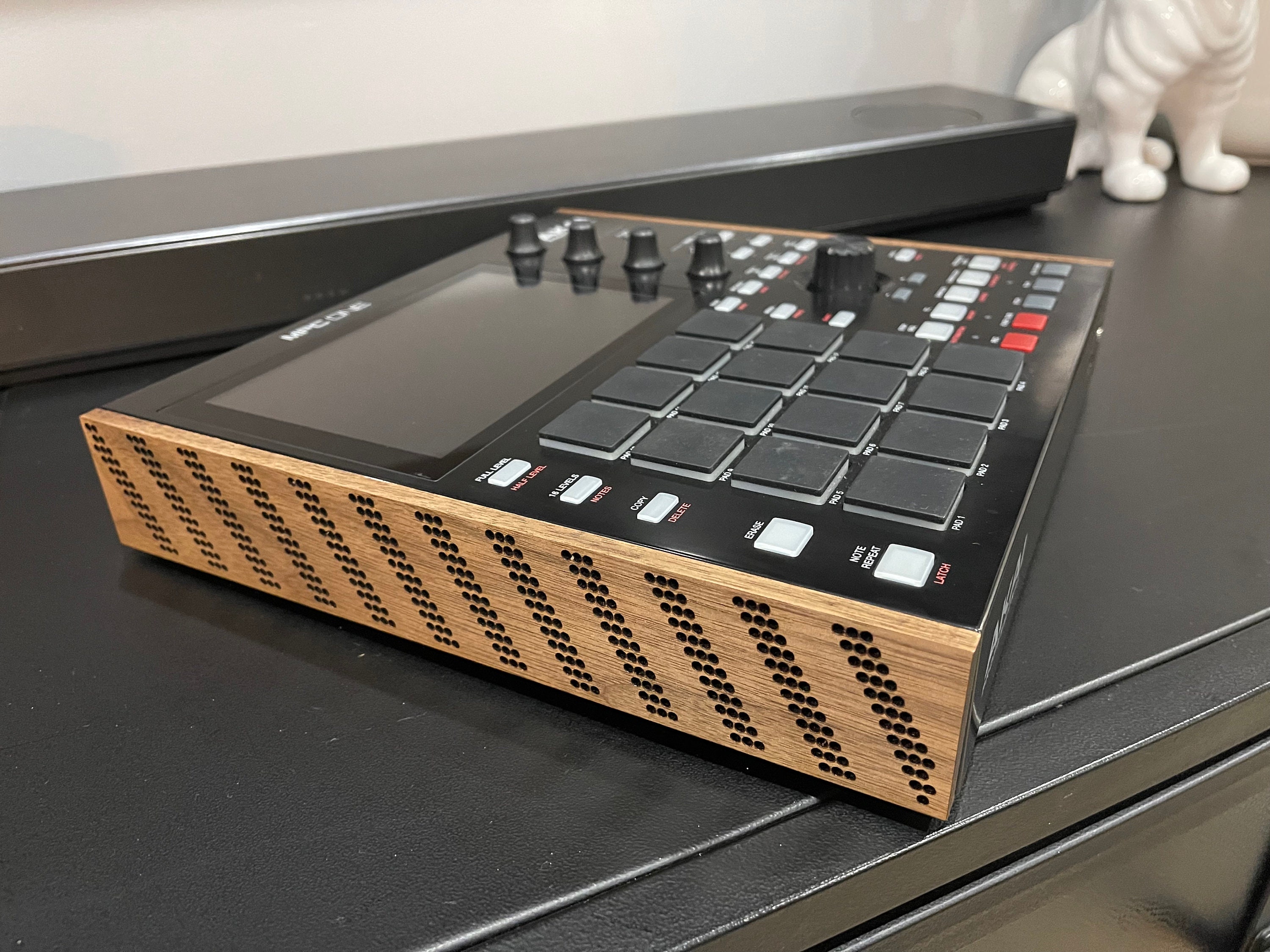 Mpc Studio for sale | Only 4 left at -75%