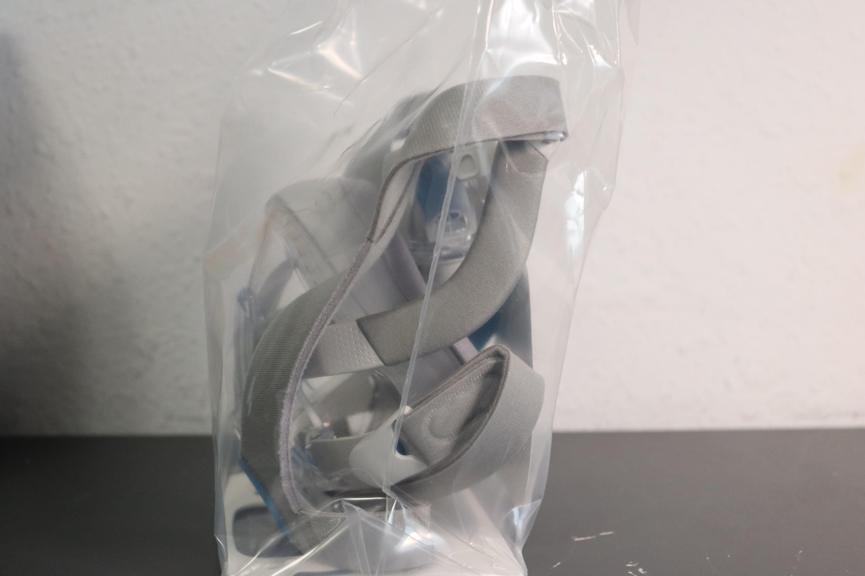 Resmed Airtouch F20 Medium CPAP Mask Bundle – Includes Cushion ...