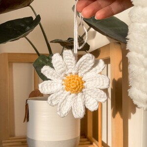 PDF | Crochet Daisy Car Charm Pattern | Rear View Mirror Accessory ...