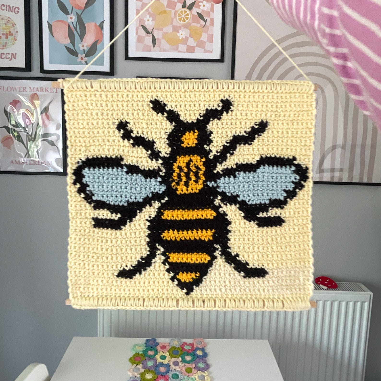 PDF | Bee Wall Hanging Pattern | Crochet Home Decor | Tapestry ...
