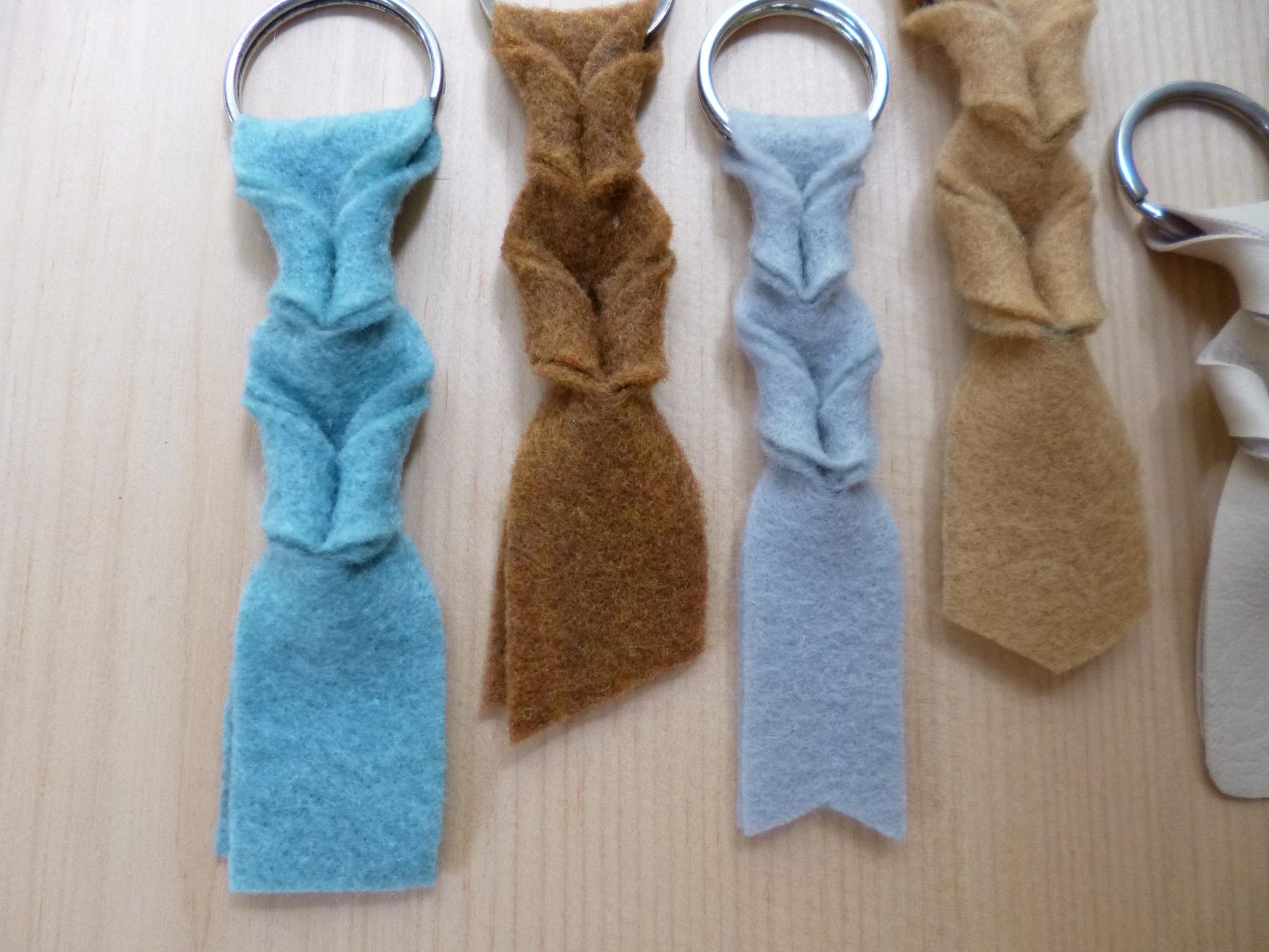 PDF Twist Key Chain Tutorial and Patterns, Easy DIY Keychain Keyfob ...