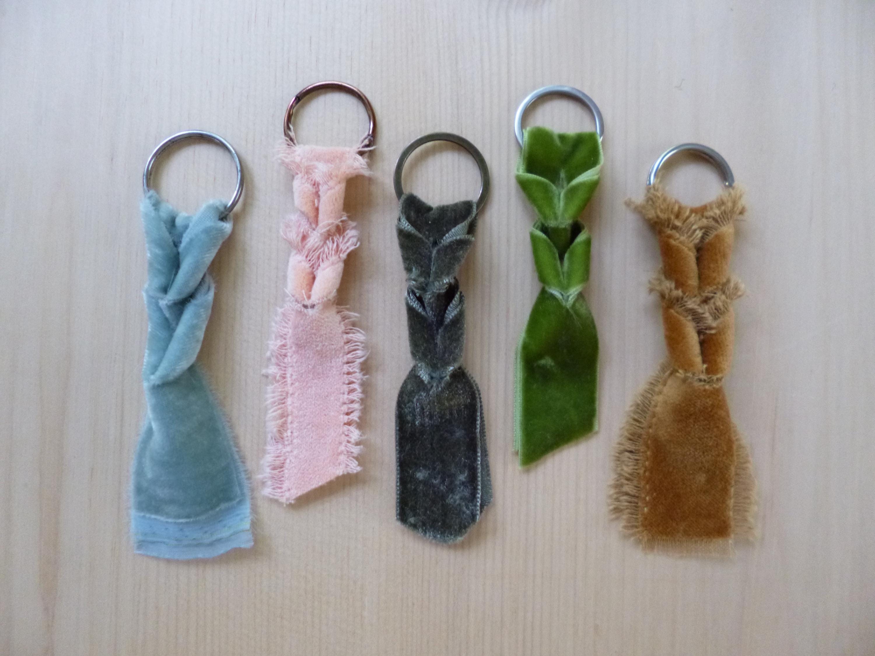 PDF Twist Key Chain Tutorial and Patterns, Easy DIY Keychain Keyfob ...