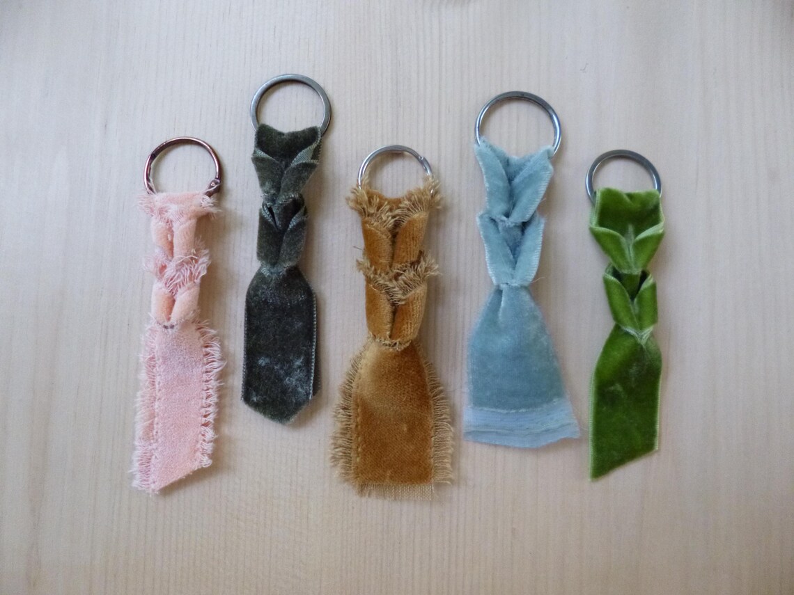 PDF Twist Key Chain Tutorial and Patterns, Easy DIY Keychain Keyfob ...