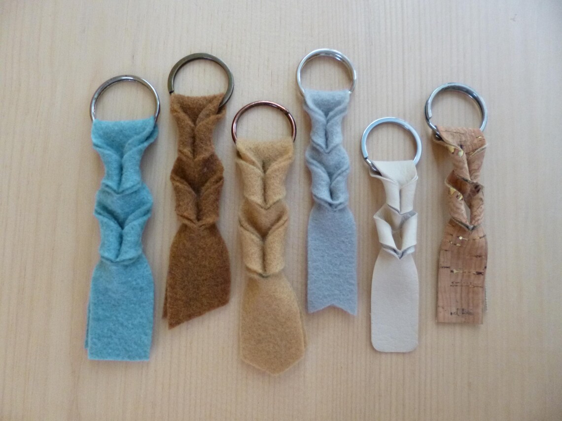 PDF Twist Key Chain Tutorial and Patterns, Easy DIY Keychain Keyfob ...