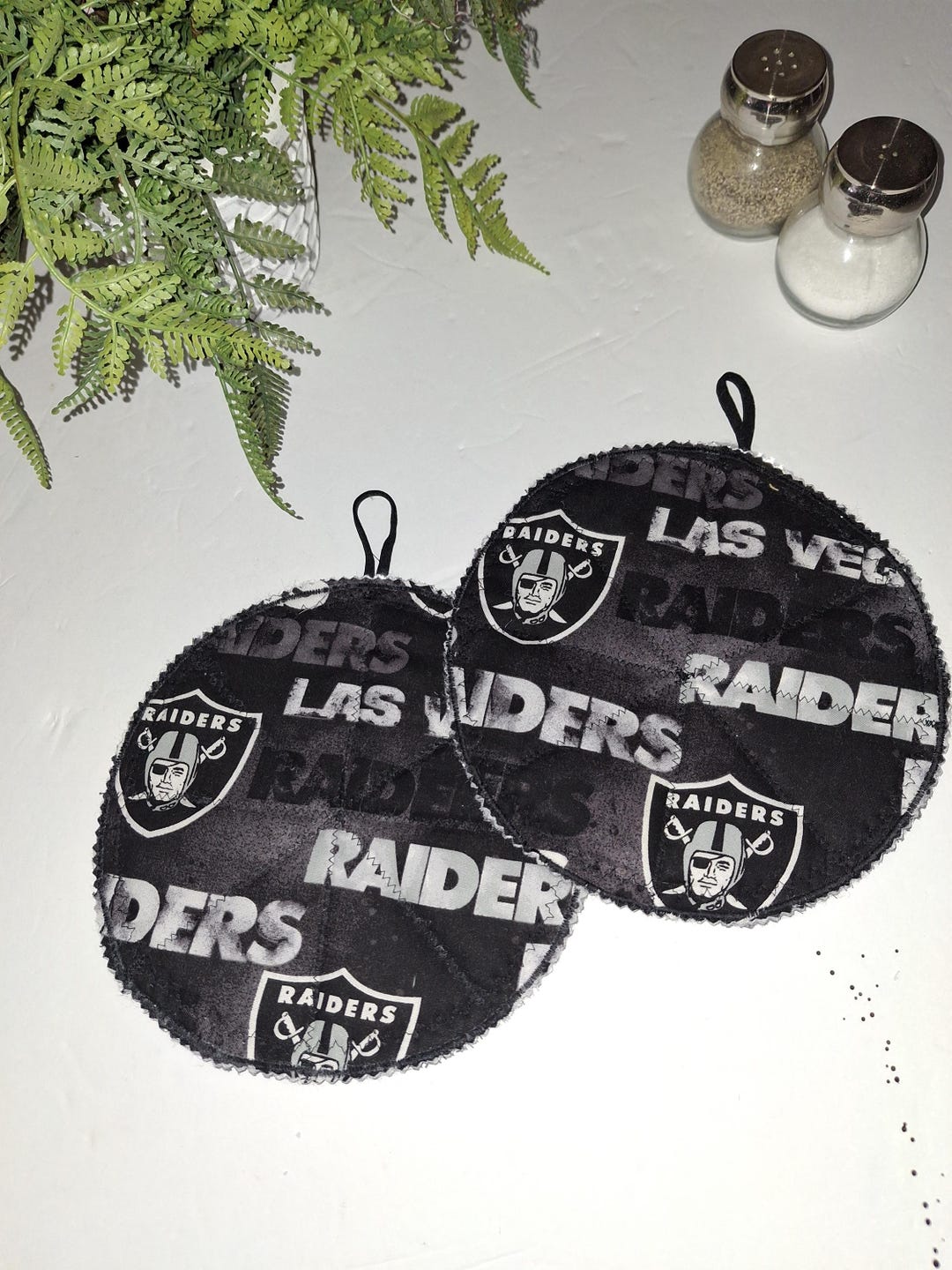 Las Vegas Raiders 2 Heavy Duty Man Size , Grilling Barbeque Pot Holders ...