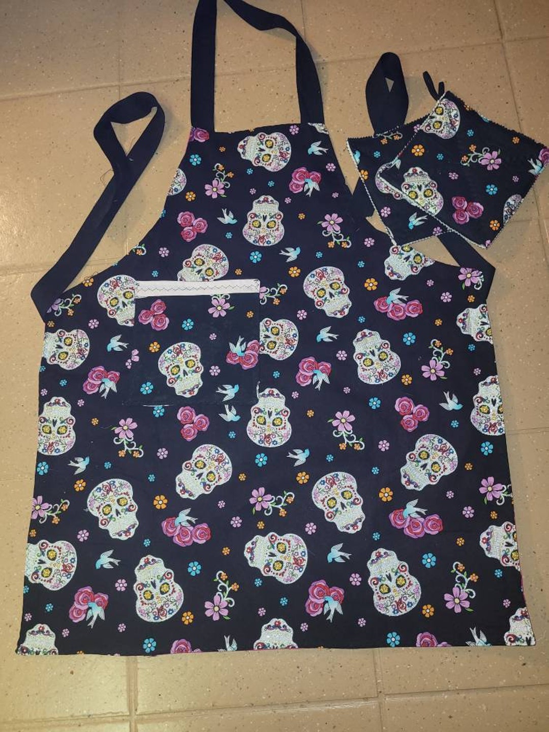 Day of the Dead Apron. Sugar Skulls Apron. Handmade, Fully Lined Pocket ...