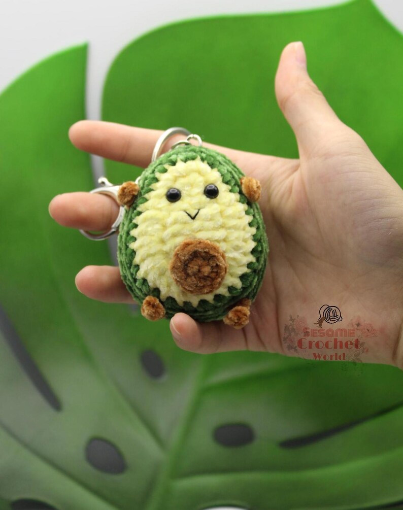 Crochet Green Avocado Keychain. Cute Avocado Keychain Decoration for ...