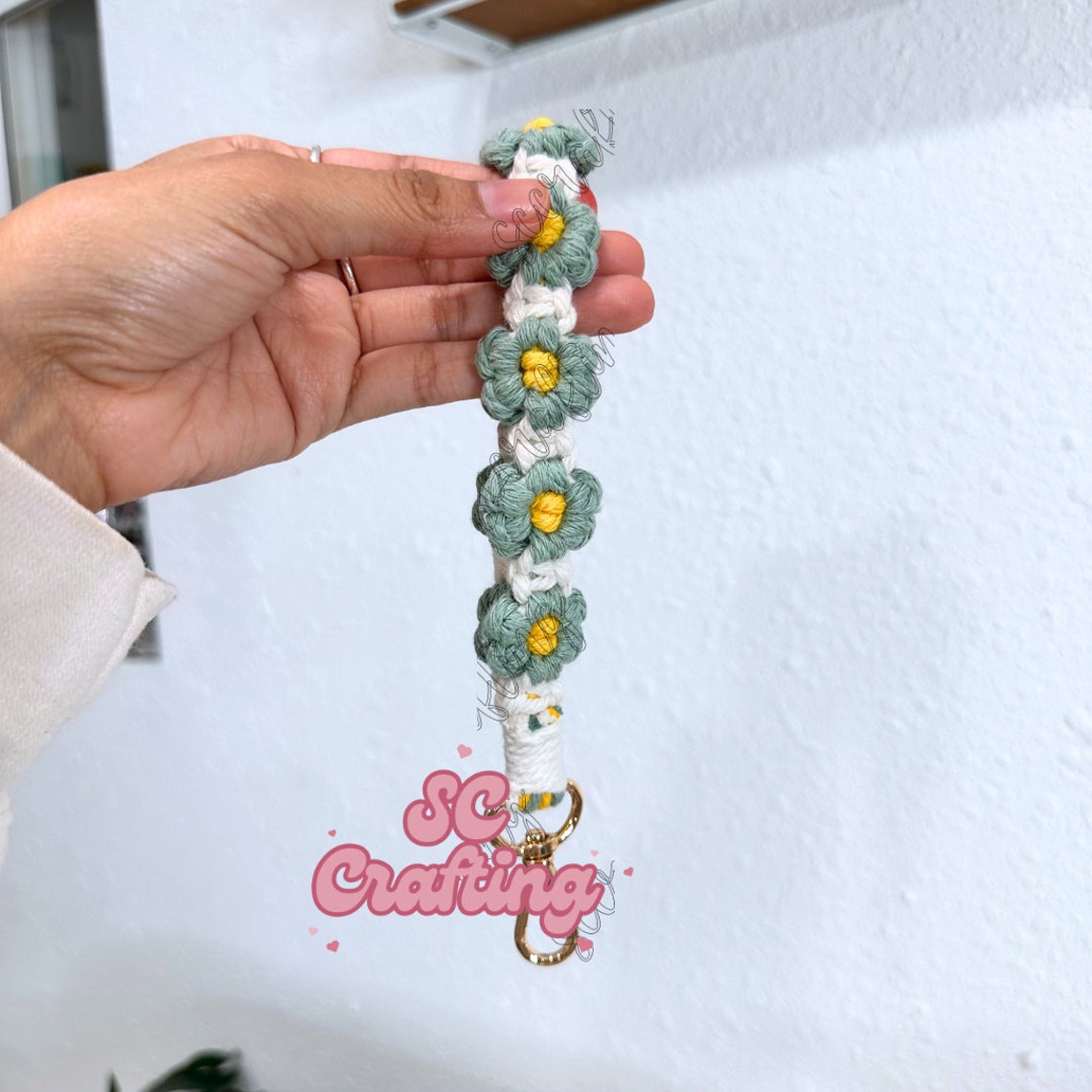Flower Crochet Keychain, Crochet Wristlets, Daisy Macrame Keychain ...