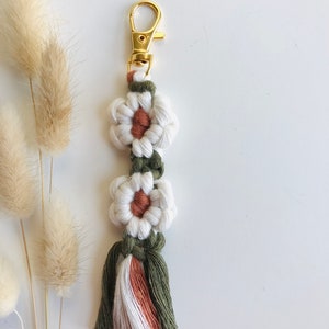 DIY Macrame Keychain PDF Pattern | Macrame Key Ring PDF Tutorial | Step ...