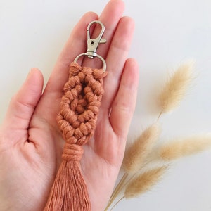 DIY Macrame Keychain PDF Pattern | Macrame Key Ring PDF Tutorial | Step ...
