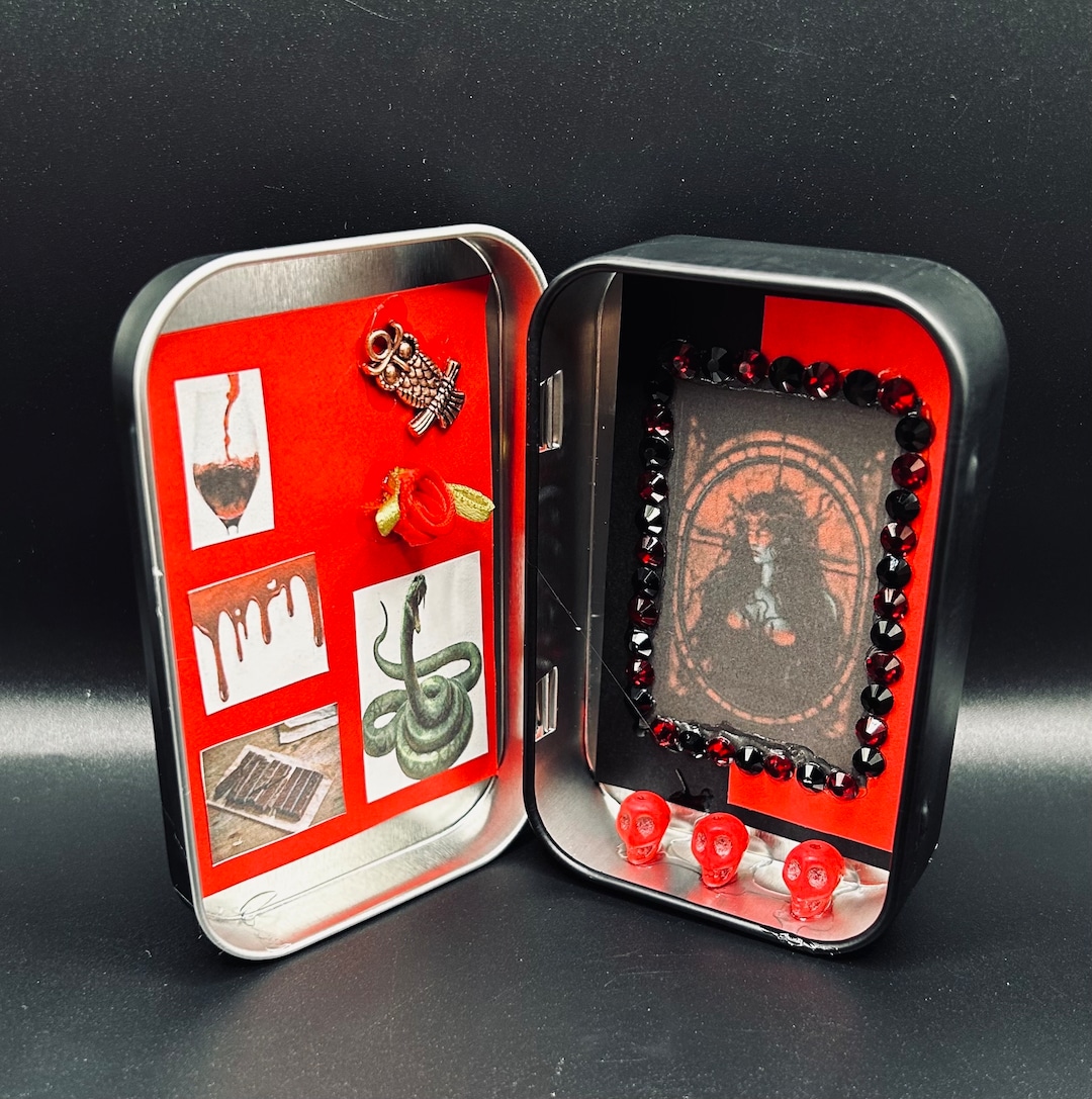 Lilith Mini Altar, Lilith Altar Piece, Lilith, Queen of All Demons ...