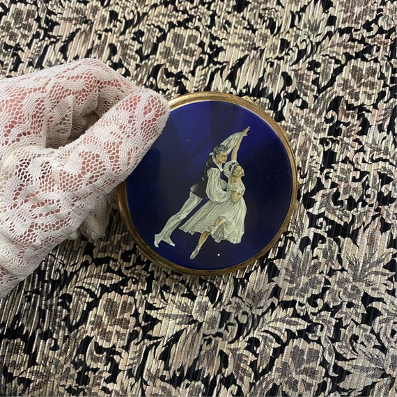 Vintage Stratton Ballet Dancers m Powder Compact - Gem
