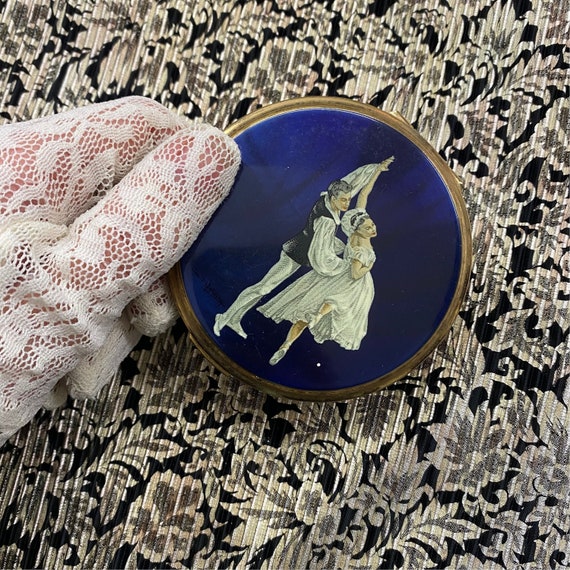 Vintage Stratton Ballet Dancers m Powder Compact - Gem
