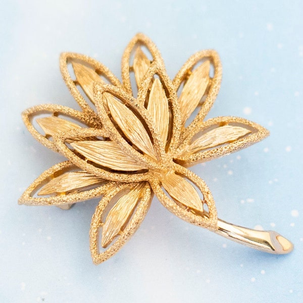 Avon Brooch - Etsy