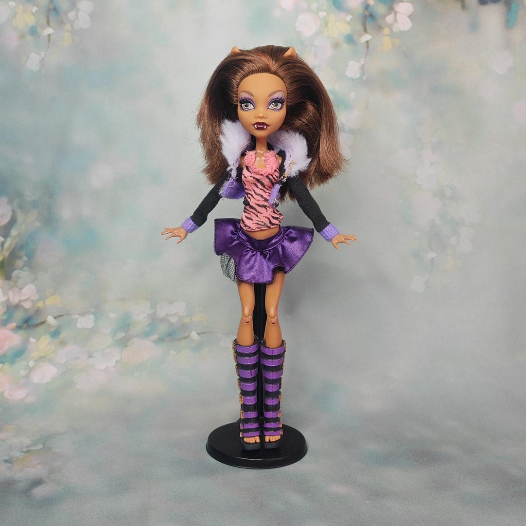 Monster High Basic Re-released Clawdeen Wolf Doll Wearing Wave 1 ...