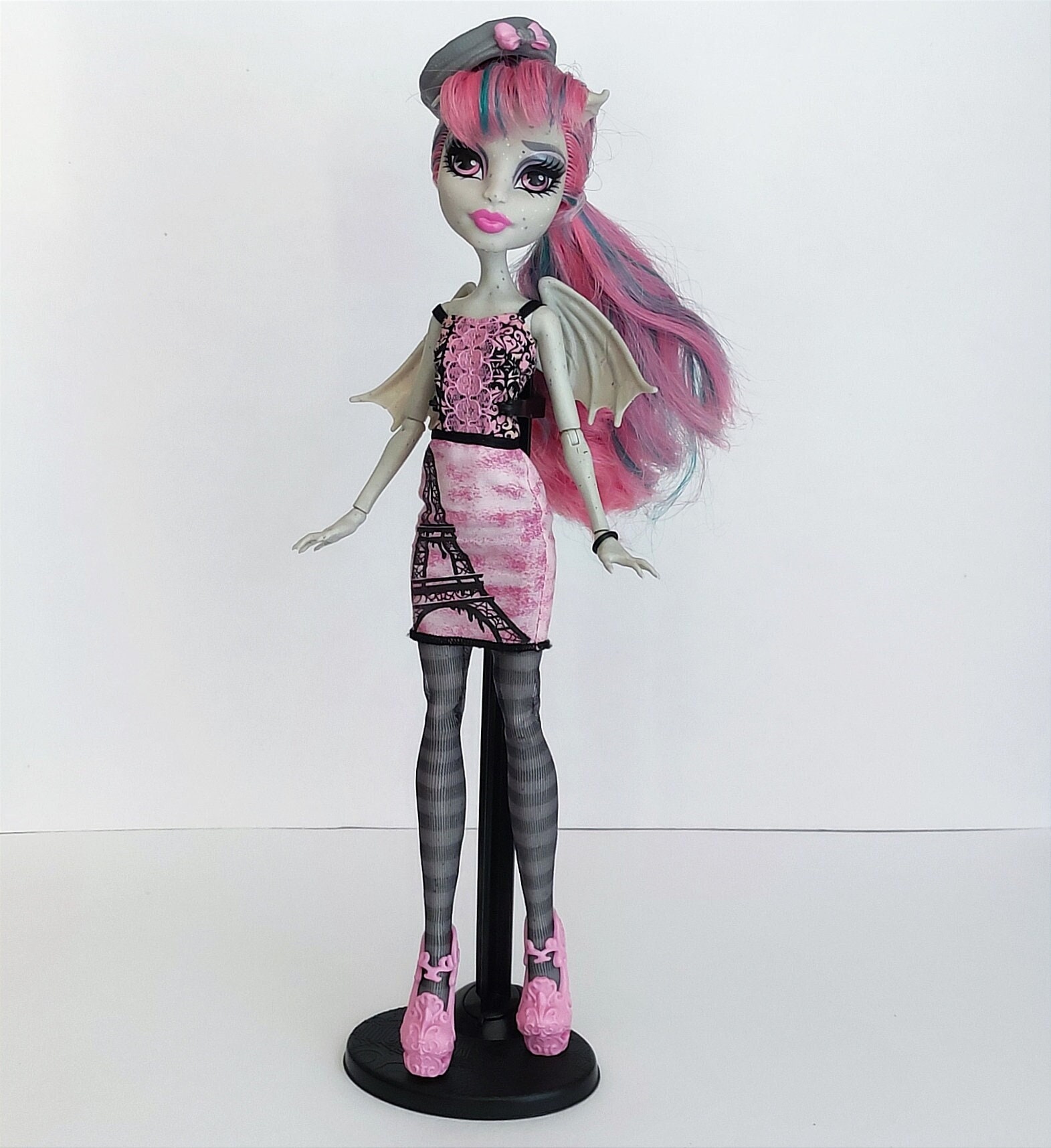 Rochelle Goyle Doll Scaris