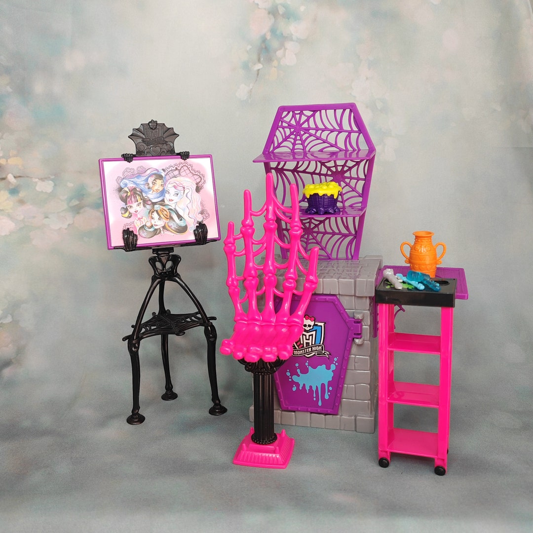 Monster High Art Class Studio Playset Furniture and Accessories ...