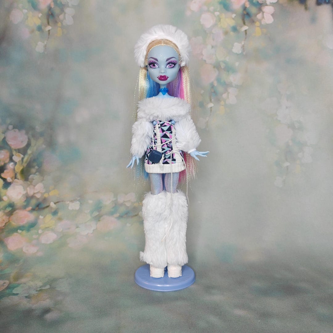 Monster High Doll Abbey Bominable First Wave Signature Basic Elastic ...