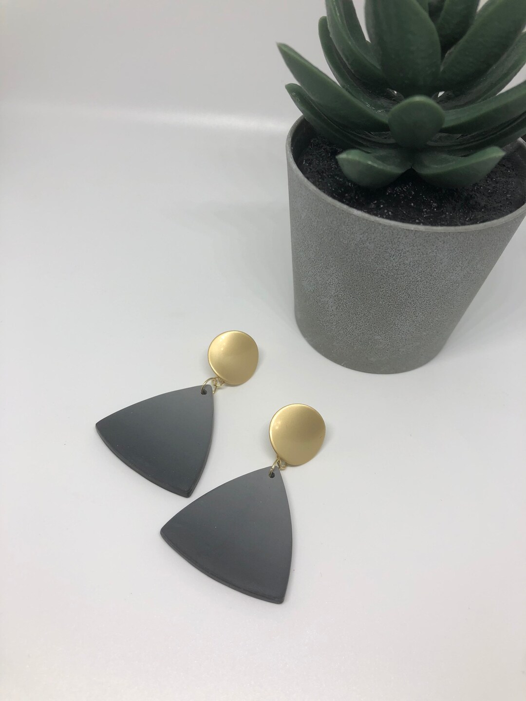 Light Grey to Charcoal Ombré Triangle Dangle Earrings With Gold Circle ...