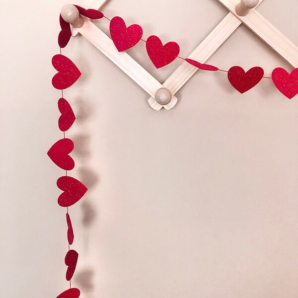 Red Heart Garland - Etsy