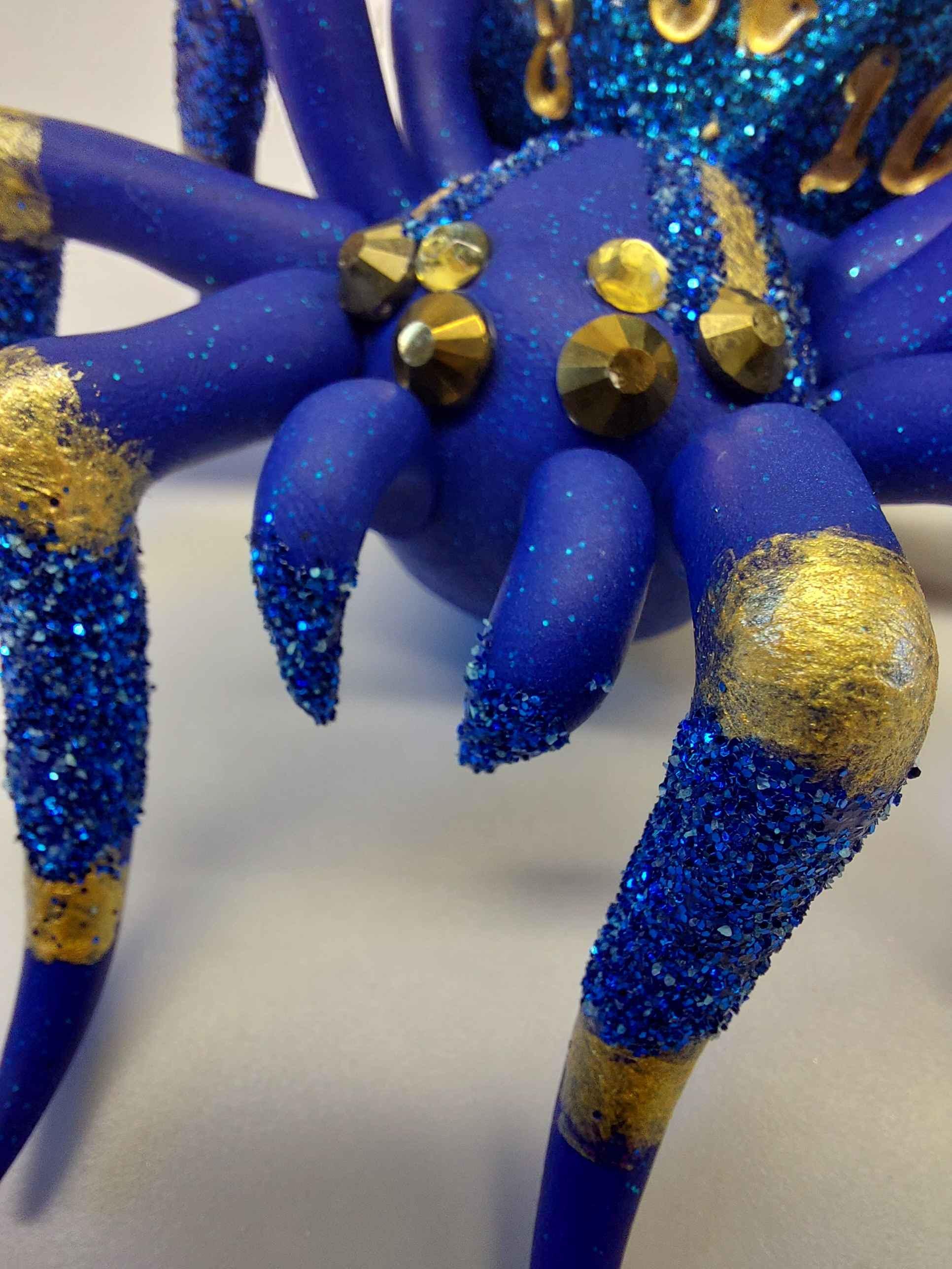 Big Blue: HUGE 50mm Chonky D20 Spider Dice Guardian - Etsy