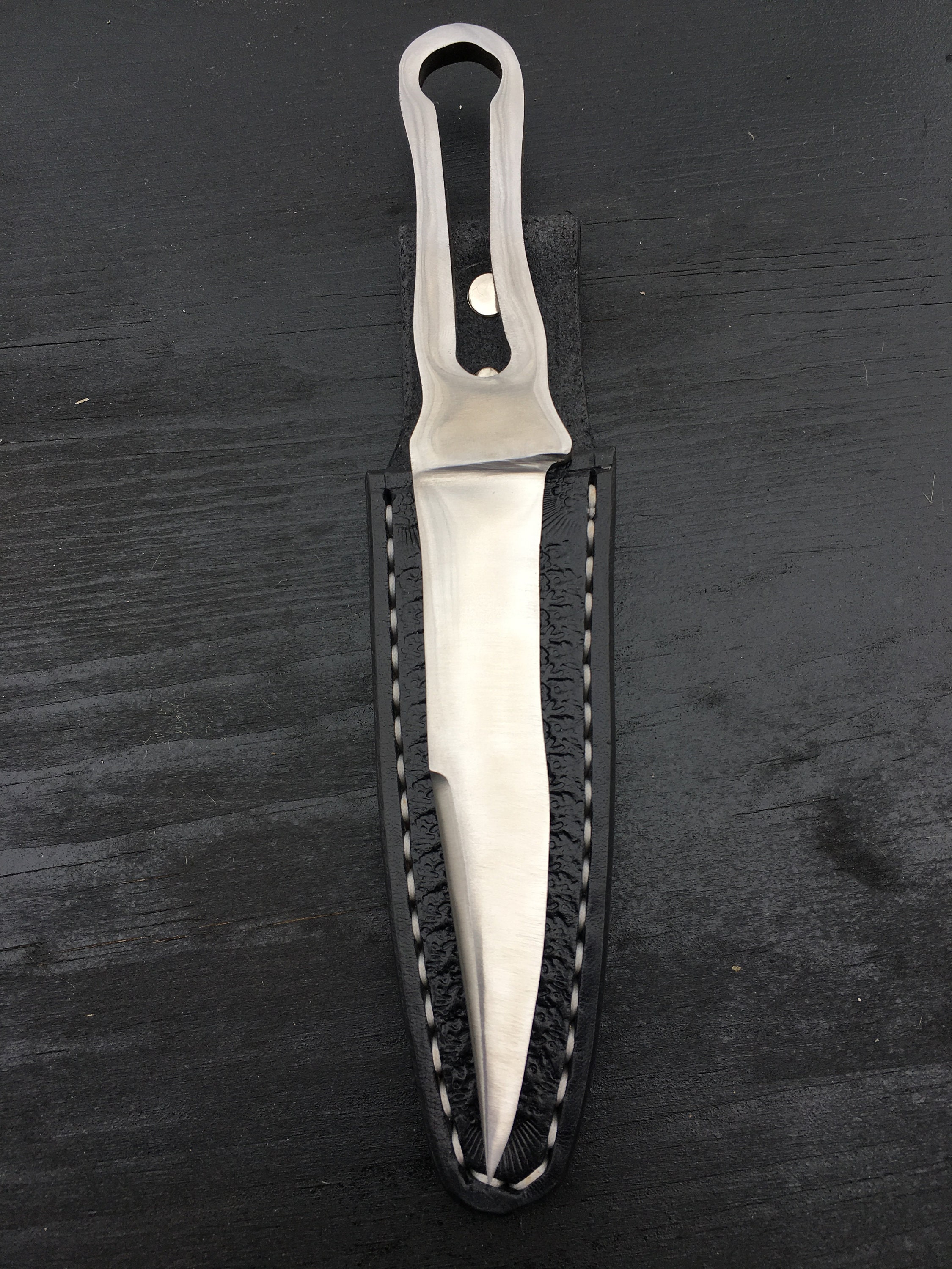 Large Neck Knife With keyhole Handle With Custom Made Black Leather ...
