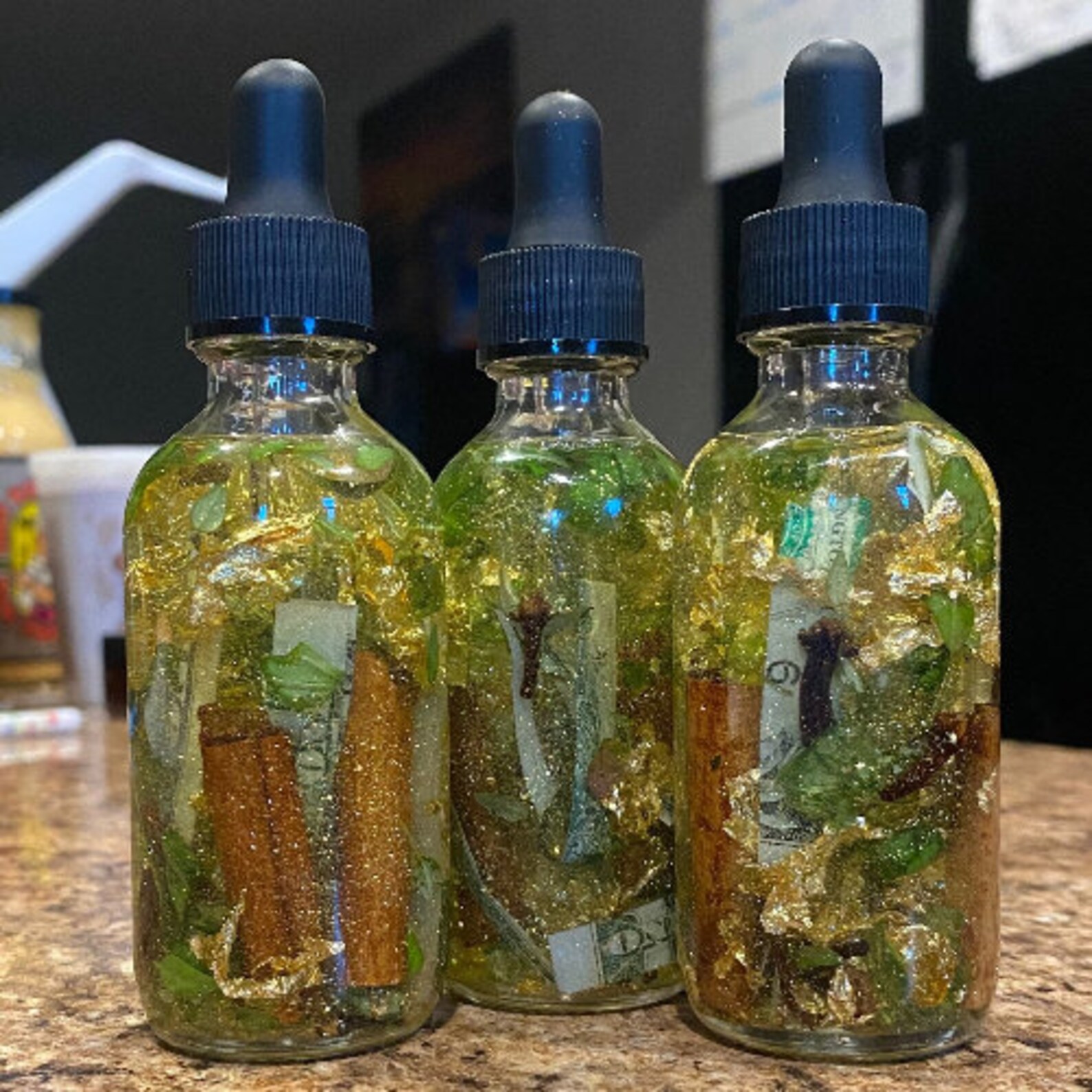 Manifest Abundance: Money Oil, Prosperity, Drawing Wealth, Success, and ...