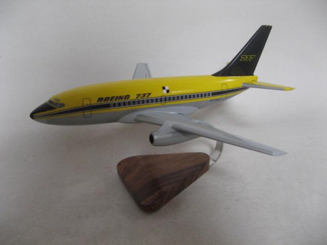 Boeing 737 B737 Lil Toot Airplane Desktop Model - Etsy