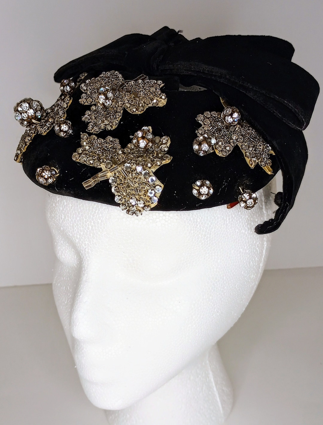 Vintage Chanda Black Velvet and Beaded Applique Cocktail Hat - Etsy